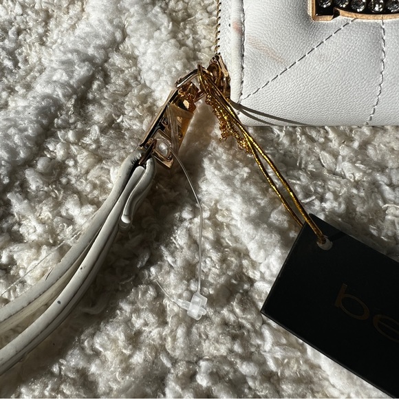 bebe | Bags | Nwt Bebe Zaza Womens White And Gold Zip Around Wallet ...